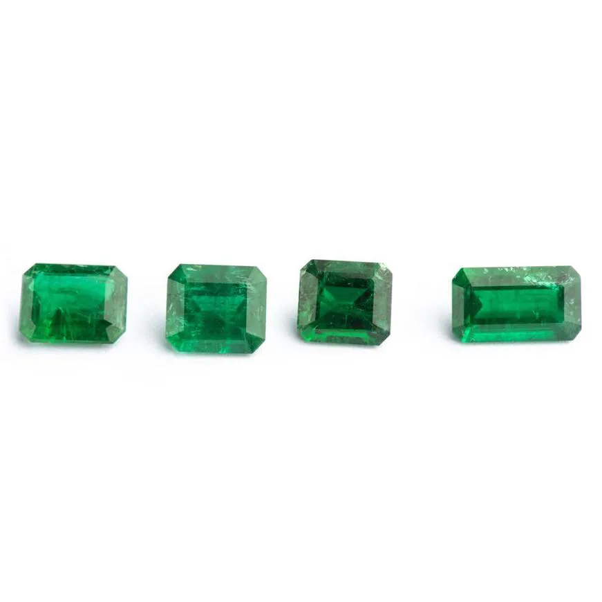 4 emeralds from Brazil (natural beryl) | Widewalls