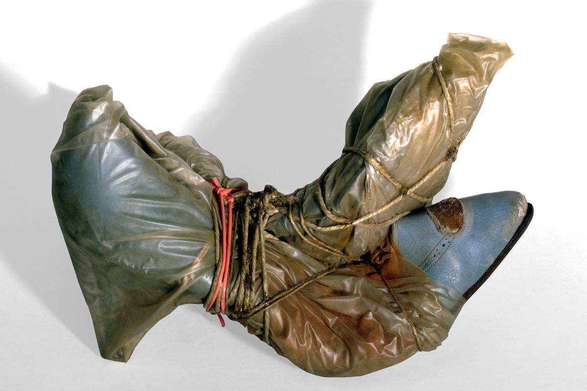 Gagosian Presents Early Christo Works in 18th Century East London Town ...