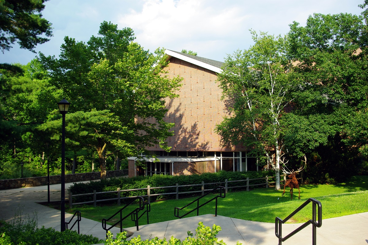 University of New Hampshire Shuts Down Its Art Museum to Accommodate ... University of New Hampshire Shuts Down Its Art Museum to Accommodate ...